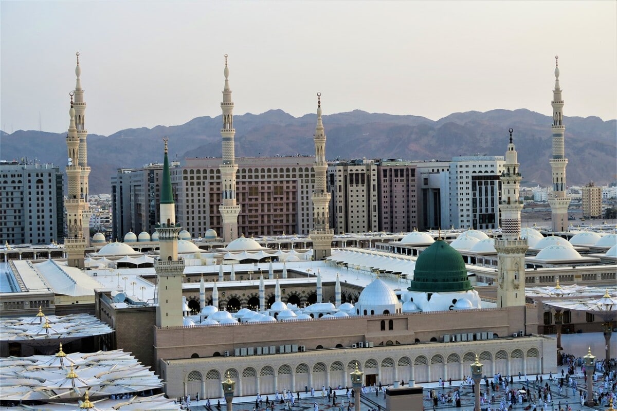 The Life of Prophet Muhammad - PART II In Al-Madinah - IslamOnline