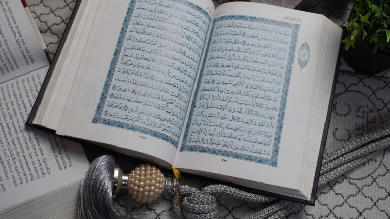 Allah .. Both Transcendent and Immanent - IslamOnline